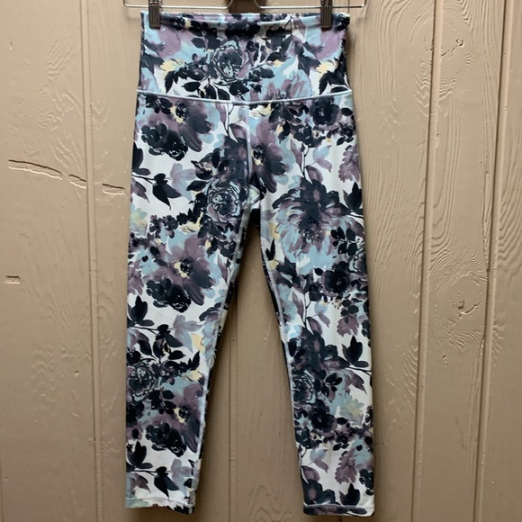 Balance Collection | Pants & Jumpsuits | Balance Collection Leggings ...